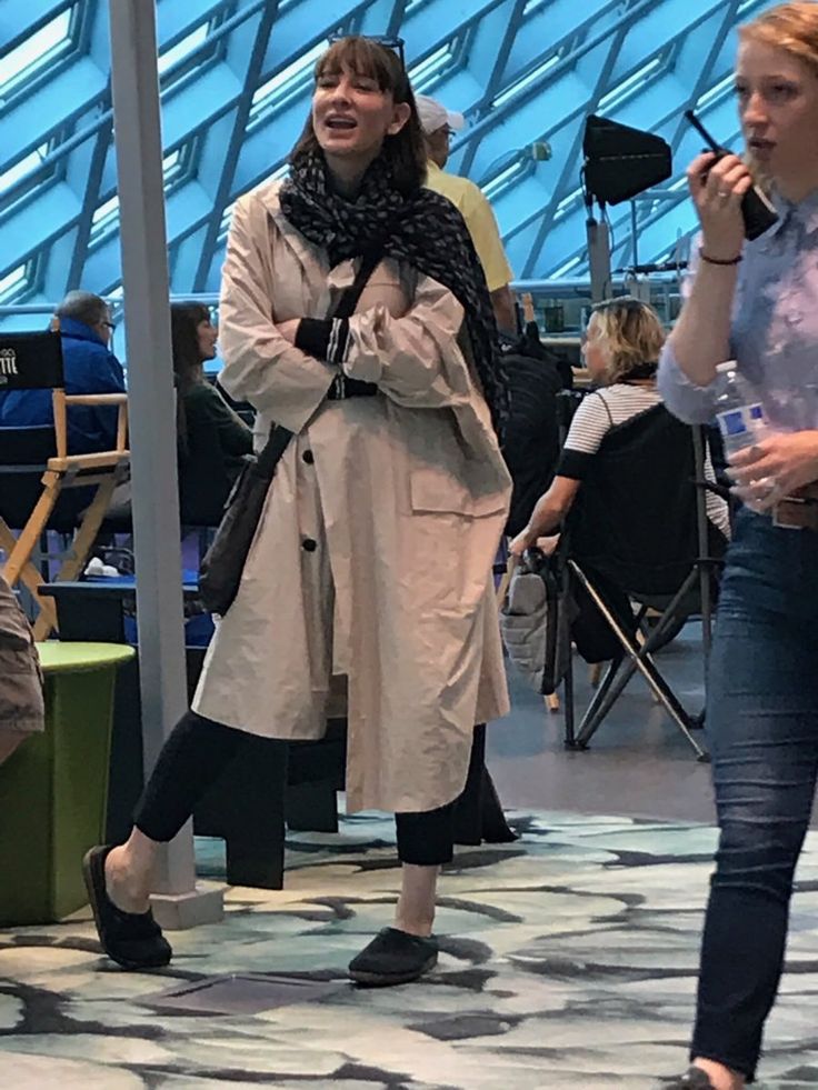 Cate Blanchett in Seattle Public Library – Shelf Talk